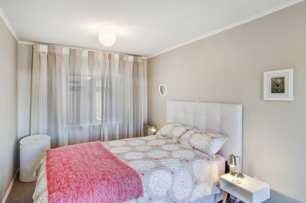 ONE BEDROOM, WAITARERE BEACH | 684 Waitarere Beach... – Roomies.co.nz